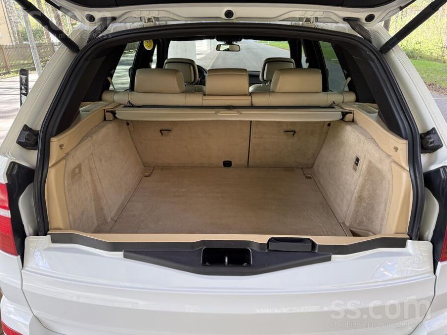 White BMW X5 2008 in Riga, with an engine capacity of 3.00 L and mileage of 315 thousand km for 9995 €, photo 23 on AUTOMOTO.COM.LV
