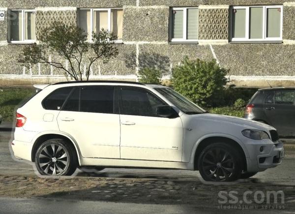 Белый БМВ Х5 2008 в Даугавпилс, объемом двигателя 3.00 л и пробегом 300 тыс. км за 7250 €, фото 3 на AUTOMOTO.COM.LV