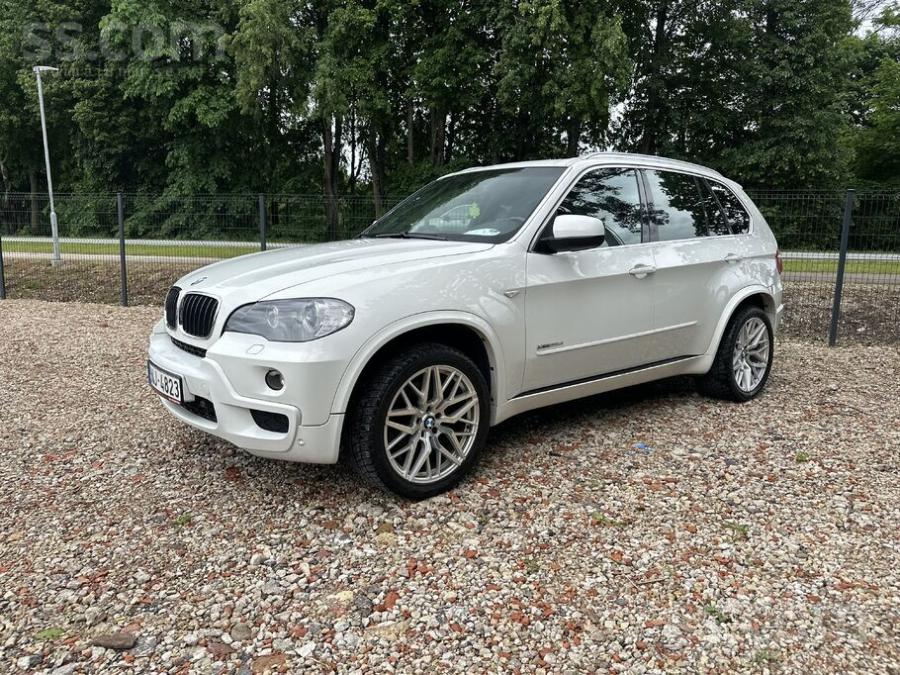 White BMW X5 2008 in Cesis, with an engine capacity of 3.00 L and mileage of 0 thousand km for 9900 €, photo 3 on AUTOMOTO.COM.LV