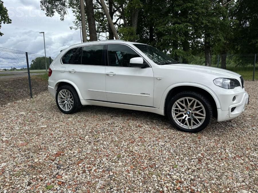 White BMW X5 2008 in Cesis, with an engine capacity of 3.00 L and mileage of 0 thousand km for 9900 €, photo 5 on AUTOMOTO.COM.LV