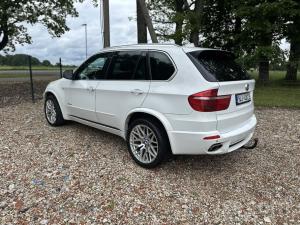 White BMW X5 2008 in Cesis, with an engine capacity of 3.00 L and mileage of 0 thousand km for 9900 €, photo 8 on AUTOMOTO.COM.LV