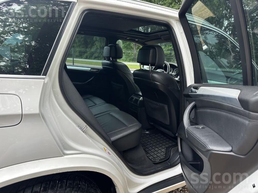 White BMW X5 2008 in Cesis, with an engine capacity of 3.00 L and mileage of 0 thousand km for 9900 €, photo 14 on AUTOMOTO.COM.LV