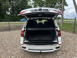 White BMW X5 2008 in Cesis, with an engine capacity of 3.00 L and mileage of 0 thousand km for 9900 €, photo 17 on AUTOMOTO.COM.LV