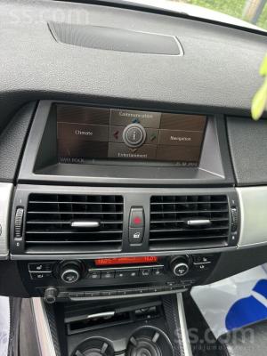 White BMW X5 2008 in Cesis, with an engine capacity of 3.00 L and mileage of 0 thousand km for 9900 €, photo 22 on AUTOMOTO.COM.LV
