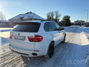 White BMW X5 2008 in Riga, with an engine capacity of 3.00 L and mileage of 415 thousand km for 8500 €, photo 4 on AUTOMOTO.COM.LV