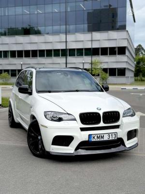White BMW X5 2008 in Vilnius, with an engine capacity of 3.00 L and mileage of 295 thousand km for 10900 €, photo 3 on AUTOMOTO.COM.LV
