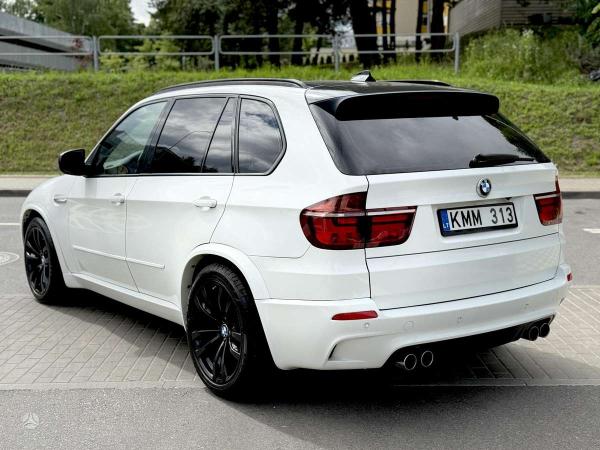 White BMW X5 2008 in Vilnius, with an engine capacity of 3.00 L and mileage of 295 thousand km for 10900 €, photo 5 on AUTOMOTO.COM.LV