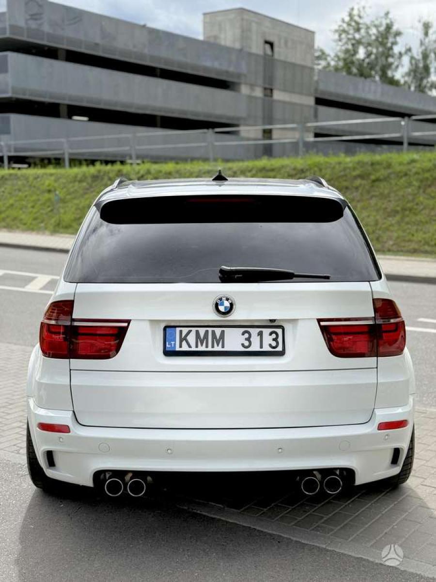 White BMW X5 2008 in Vilnius, with an engine capacity of 3.00 L and mileage of 295 thousand km for 10900 €, photo 7 on AUTOMOTO.COM.LV