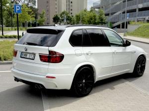 White BMW X5 2008 in Vilnius, with an engine capacity of 3.00 L and mileage of 295 thousand km for 10900 €, photo 8 on AUTOMOTO.COM.LV