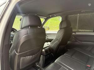White BMW X5 2008 in Vilnius, with an engine capacity of 3.00 L and mileage of 295 thousand km for 10900 €, photo 20 on AUTOMOTO.COM.LV