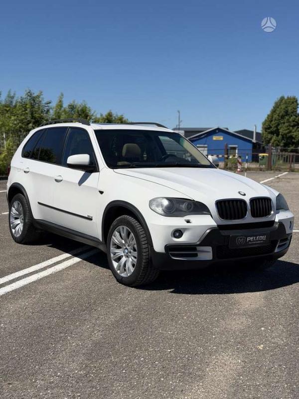 White BMW X5 2008 in Kedainiai, with an engine capacity of 3.00 L and mileage of 267 thousand km for 6400 €, photo 2 on AUTOMOTO.COM.LV