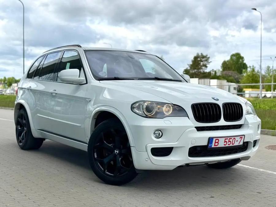 White BMW X5 2008 in Rezekne, with an engine capacity of 3.00 L and mileage of 248 thousand km for 12990 €, photo 4 on AUTOMOTO.COM.LV