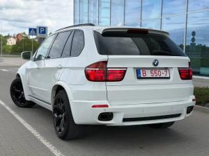 White BMW X5 2008 in Rezekne, with an engine capacity of 3.00 L and mileage of 248 thousand km for 12990 €, photo 6 on AUTOMOTO.COM.LV