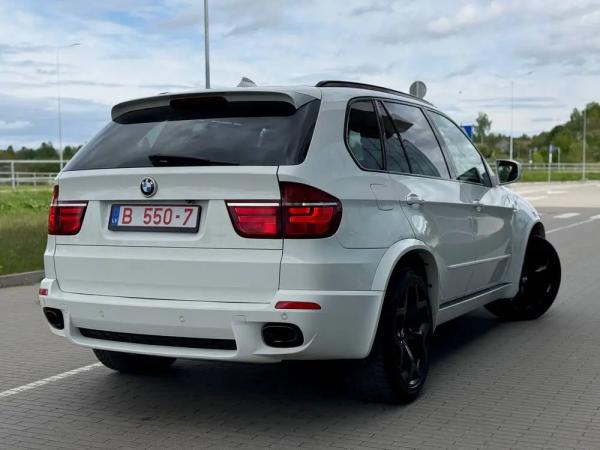 White BMW X5 2008 in Rezekne, with an engine capacity of 3.00 L and mileage of 248 thousand km for 12990 €, photo 6 on AUTOMOTO.COM.LV