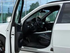 White BMW X5 2008 in Rezekne, with an engine capacity of 3.00 L and mileage of 248 thousand km for 12990 €, photo 9 on AUTOMOTO.COM.LV