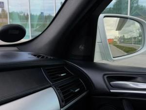 White BMW X5 2008 in Rezekne, with an engine capacity of 3.00 L and mileage of 248 thousand km for 12990 €, photo 17 on AUTOMOTO.COM.LV