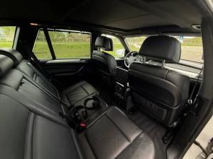 White BMW X5 2008 in Rezekne, with an engine capacity of 3.00 L and mileage of 248 thousand km for 12990 €, photo 19 on AUTOMOTO.COM.LV