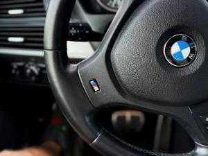 White BMW X5 2008 in Rezekne, with an engine capacity of 3.00 L and mileage of 248 thousand km for 12990 €, photo 22 on AUTOMOTO.COM.LV