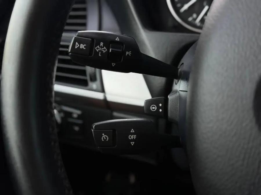 White BMW X5 2008 in Rezekne, with an engine capacity of 3.00 L and mileage of 248 thousand km for 12990 €, photo 24 on AUTOMOTO.COM.LV