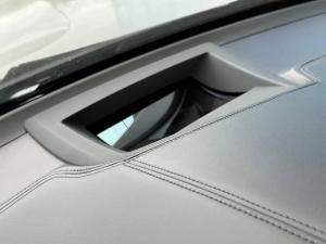 White BMW X5 2008 in Rezekne, with an engine capacity of 3.00 L and mileage of 248 thousand km for 12990 €, photo 31 on AUTOMOTO.COM.LV