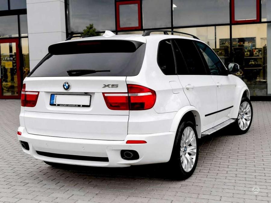 White BMW X5 2008 in Klaipeda, with an engine capacity of 2.99 L and mileage of 288 thousand km for 9700 €, photo 7 on AUTOMOTO.COM.LV
