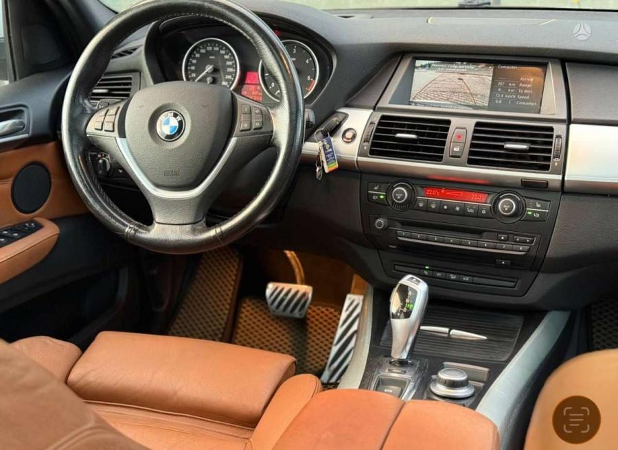 White BMW X5 2008 in Klaipeda, with an engine capacity of 2.99 L and mileage of 288 thousand km for 9700 €, photo 12 on AUTOMOTO.COM.LV