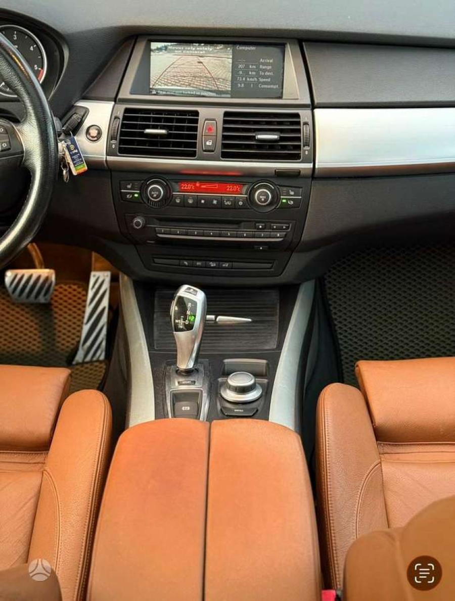 White BMW X5 2008 in Klaipeda, with an engine capacity of 2.99 L and mileage of 288 thousand km for 9700 €, photo 17 on AUTOMOTO.COM.LV