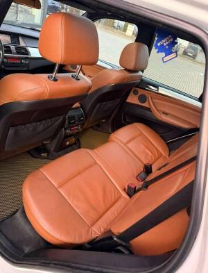 White BMW X5 2008 in Klaipeda, with an engine capacity of 2.99 L and mileage of 288 thousand km for 9700 €, photo 22 on AUTOMOTO.COM.LV