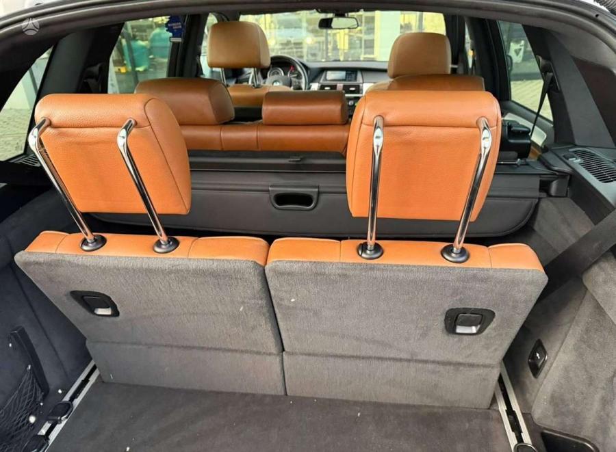 White BMW X5 2008 in Klaipeda, with an engine capacity of 2.99 L and mileage of 288 thousand km for 9700 €, photo 28 on AUTOMOTO.COM.LV