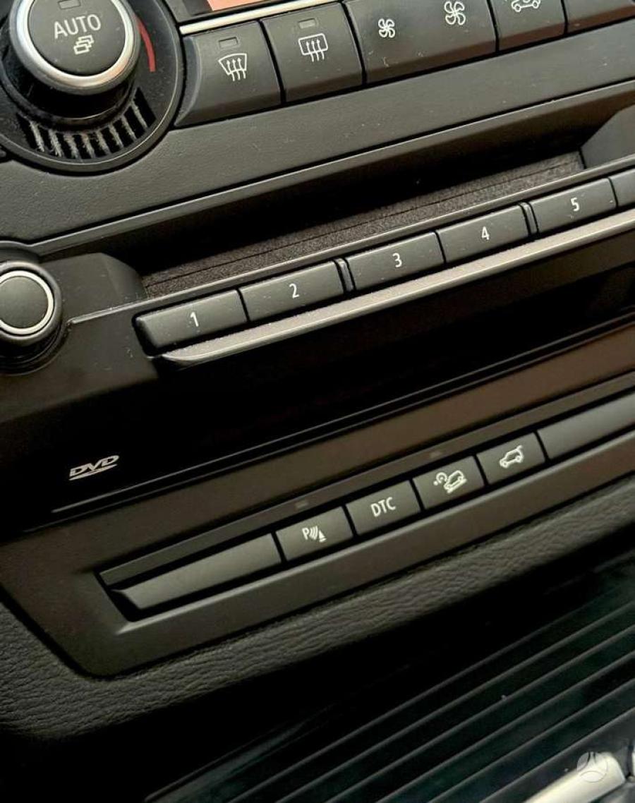Balts BMW X5 2008 Klaipėda, ar dzinēja tilpumu 2.99 L un nobraukumu 288 tūkst. km par 9700 €, foto 14 vietnē AUTOMOTO.COM.LV