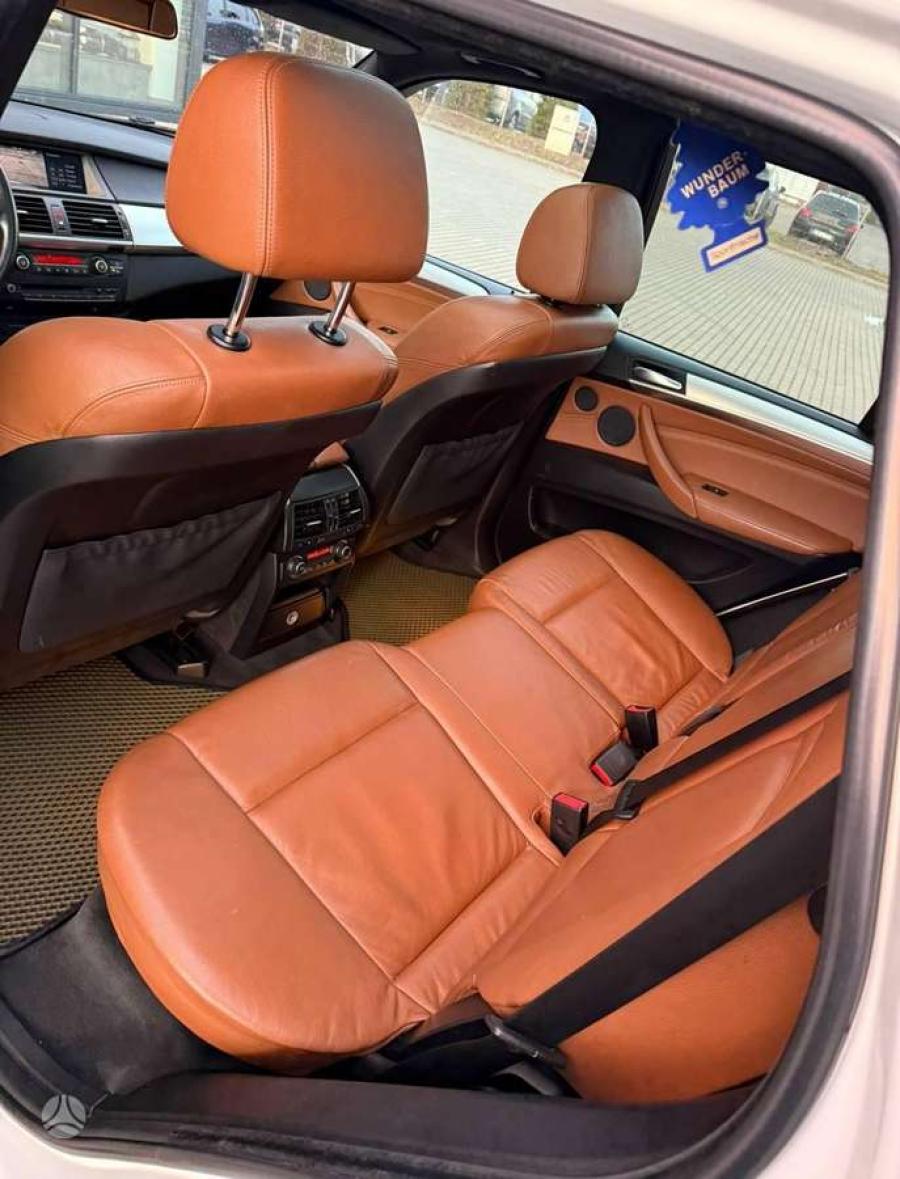 Balts BMW X5 2008 Klaipėda, ar dzinēja tilpumu 2.99 L un nobraukumu 288 tūkst. km par 9700 €, foto 22 vietnē AUTOMOTO.COM.LV