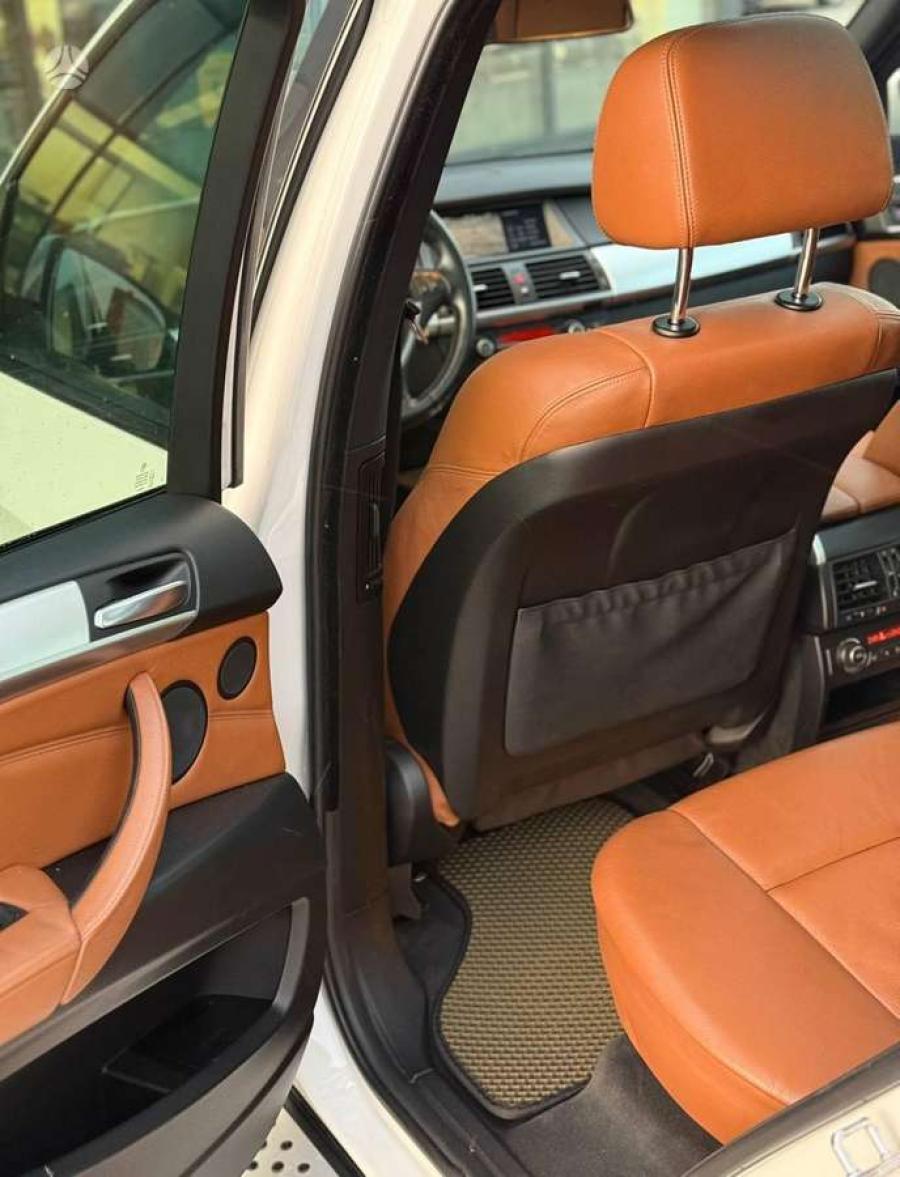 Balts BMW X5 2008 Klaipėda, ar dzinēja tilpumu 2.99 L un nobraukumu 288 tūkst. km par 9700 €, foto 23 vietnē AUTOMOTO.COM.LV