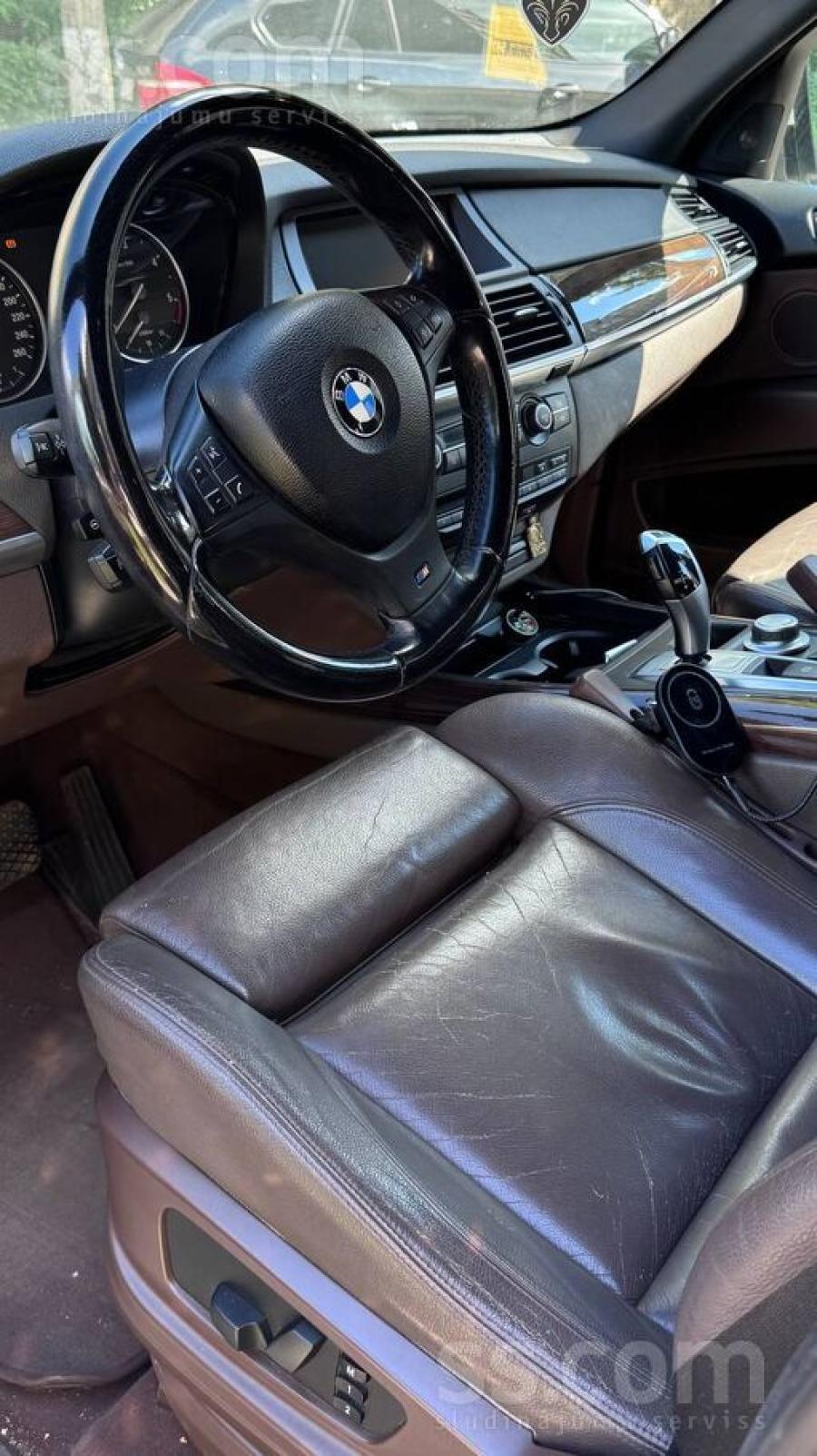 White BMW X5 2008 in Riga, with an engine capacity of 3.00 L and mileage of 244 thousand km for 7900 €, photo 7 on AUTOMOTO.COM.LV