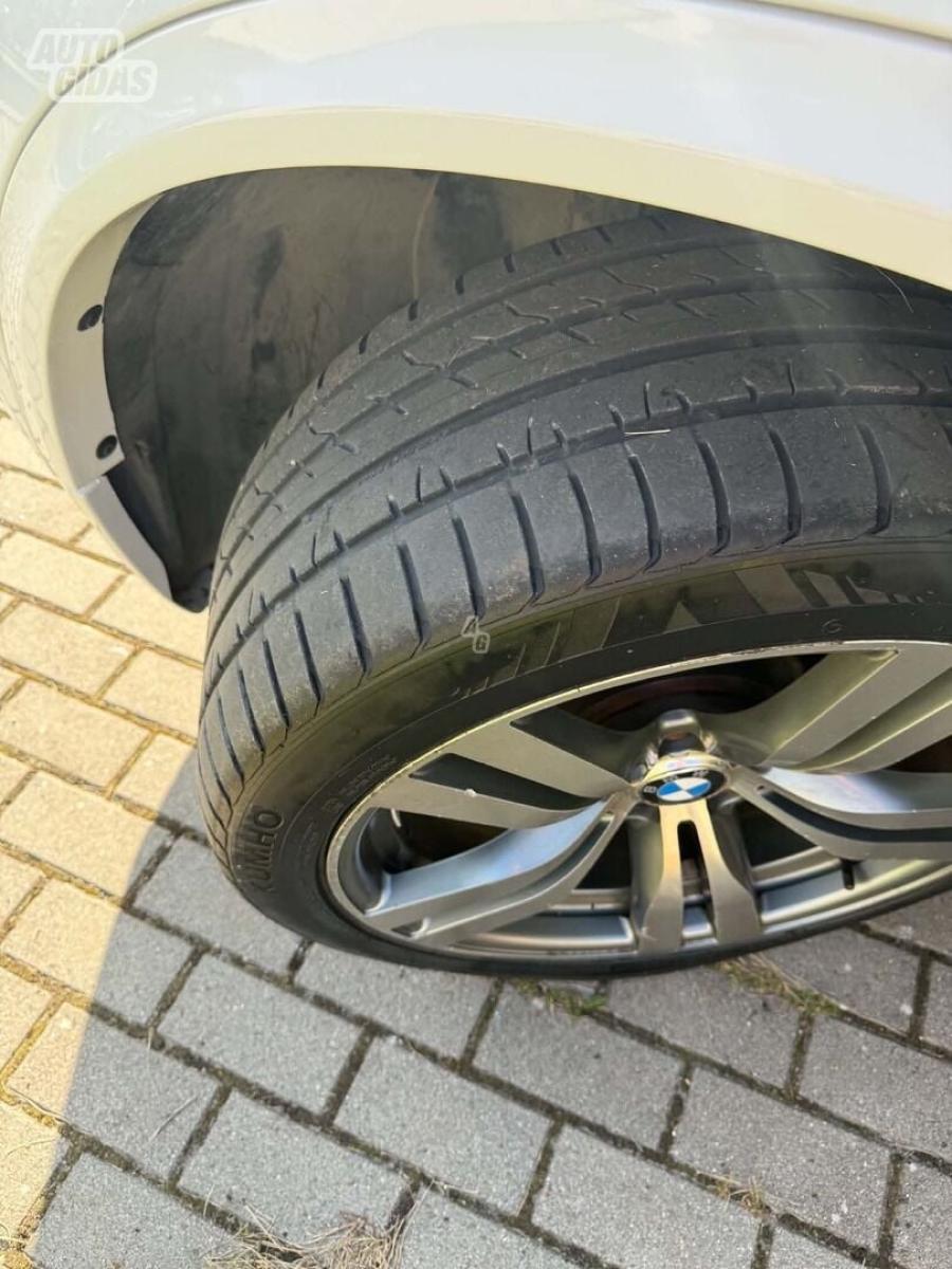 Balts BMW X5 2008 Tauragė, ar dzinēja tilpumu 3.50 L un nobraukumu 277 tūkst. km par 8450 €, foto 27 vietnē AUTOMOTO.COM.LV