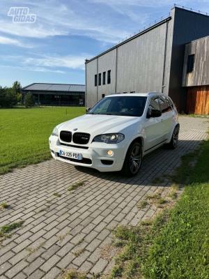 White BMW X5 2008 in Taurage, with an engine capacity of 3.50 L and mileage of 277 thousand km for 8450 €, photo  on AUTOMOTO.COM.LV
