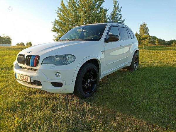 White BMW X5 2008 in Siauliai, with an engine capacity of 2.99 L and mileage of 313 thousand km for 8500 €, photo 6 on AUTOMOTO.COM.LV