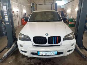 Balts BMW X5 2008 Šauļi, ar dzinēja tilpumu 2.99 L un nobraukumu 313 tūkst. km par 8500 €, foto 11 vietnē AUTOMOTO.COM.LV