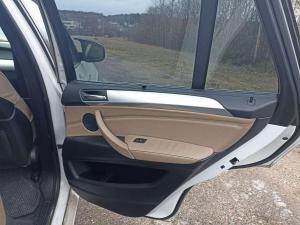 Balts BMW X5 2008 Šauļi, ar dzinēja tilpumu 2.99 L un nobraukumu 313 tūkst. km par 8500 €, foto 22 vietnē AUTOMOTO.COM.LV