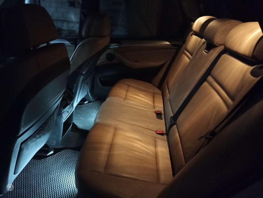 Balts BMW X5 2008 Šauļi, ar dzinēja tilpumu 2.99 L un nobraukumu 313 tūkst. km par 8500 €, foto 23 vietnē AUTOMOTO.COM.LV