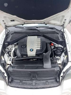 Balts BMW X5 2008 Šauļi, ar dzinēja tilpumu 2.99 L un nobraukumu 313 tūkst. km par 8500 €, foto 27 vietnē AUTOMOTO.COM.LV