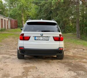 White BMW X5 2008 in Riga, with an engine capacity of 3.00 L and mileage of 272 thousand km for 12000 €, photo 6 on AUTOMOTO.COM.LV