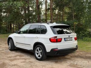 White BMW X5 2008 in Riga, with an engine capacity of 3.00 L and mileage of 272 thousand km for 12000 €, photo 7 on AUTOMOTO.COM.LV