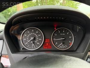 White BMW X5 2008 in Riga, with an engine capacity of 3.00 L and mileage of 272 thousand km for 12000 €, photo 10 on AUTOMOTO.COM.LV