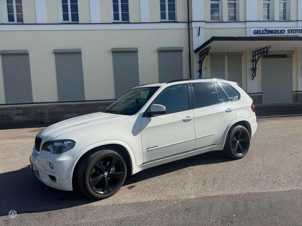 White BMW X5 2008 in Rokiskis, with an engine capacity of 2.99 L and mileage of 330 thousand km for 7650 €, photo 2 on AUTOMOTO.COM.LV