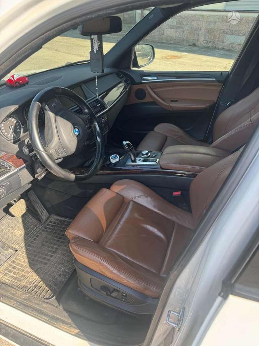 Белый БМВ Х5 2008 в Рокишкис, объемом двигателя 2.99 л и пробегом 330 тыс. км за 7650 €, фото 8 на AUTOMOTO.COM.LV