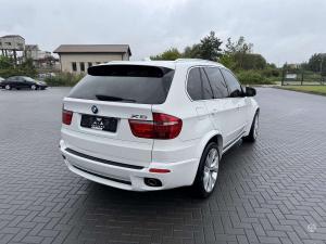 White BMW X5 2008 in Telschi, with an engine capacity of 2.99 L and mileage of 264 thousand km for 9700 €, photo 7 on AUTOMOTO.COM.LV