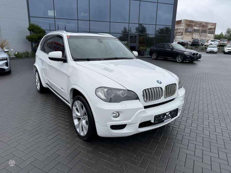 White BMW X5 2008 in Telschi, with an engine capacity of 2.99 L and mileage of 264 thousand km for 9700 €, photo 10 on AUTOMOTO.COM.LV