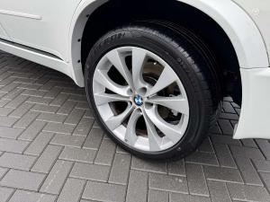 White BMW X5 2008 in Telschi, with an engine capacity of 2.99 L and mileage of 264 thousand km for 9700 €, photo 13 on AUTOMOTO.COM.LV