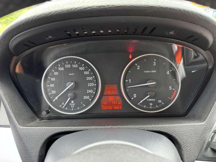 White BMW X5 2008 in Telschi, with an engine capacity of 2.99 L and mileage of 264 thousand km for 9700 €, photo 37 on AUTOMOTO.COM.LV