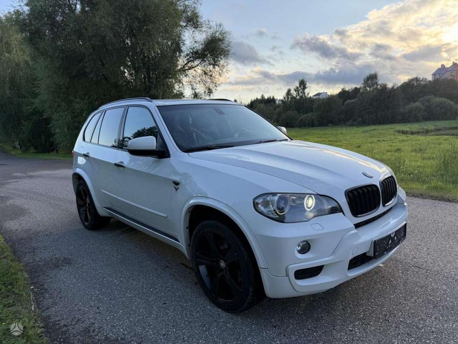 White BMW X5 2008 in Utena, with an engine capacity of 2.99 L and mileage of 194 thousand km for 8950 €, photo 1 on AUTOMOTO.COM.LV